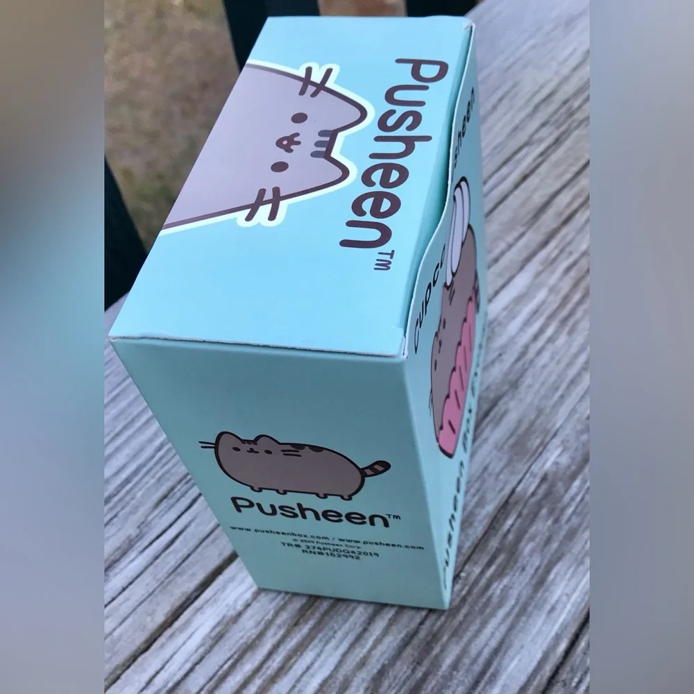 Pusheen | Toys | 29 Pusheen Cat Cupcake Vinyl Collectible Figure ...